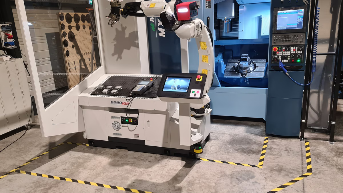 RoboJob provides CNC automation for Matsuura CNC machines - Robojob