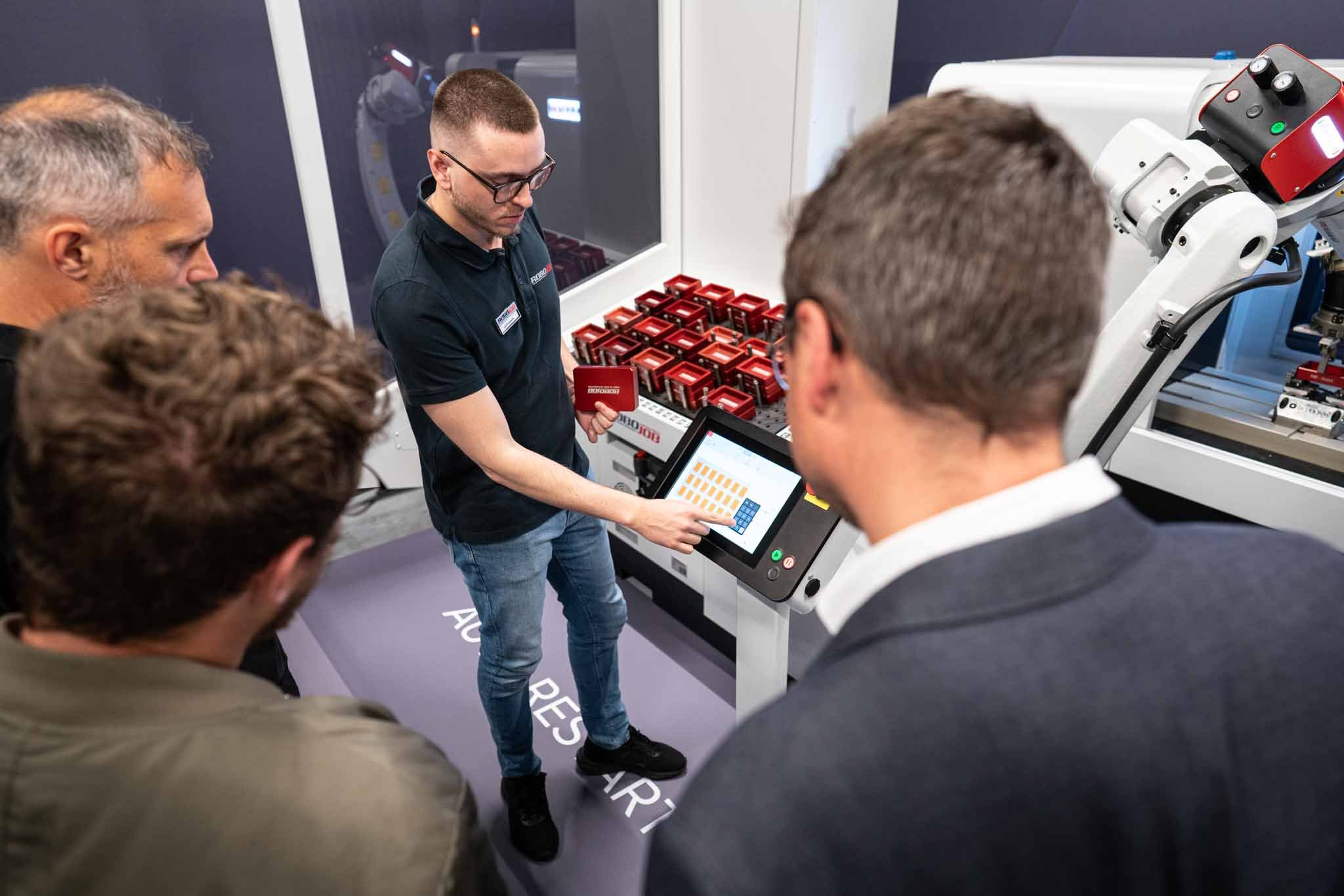 Request your Demo - Robojob